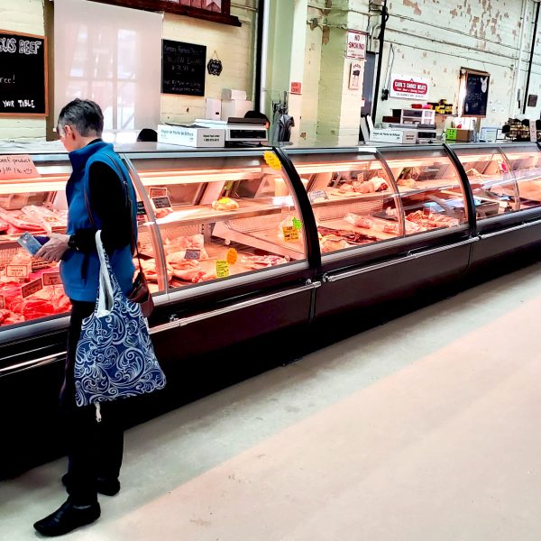 Curved Corner Deli Meat Display | HWC-RD - Frost Tech Refrigeration Ltd.